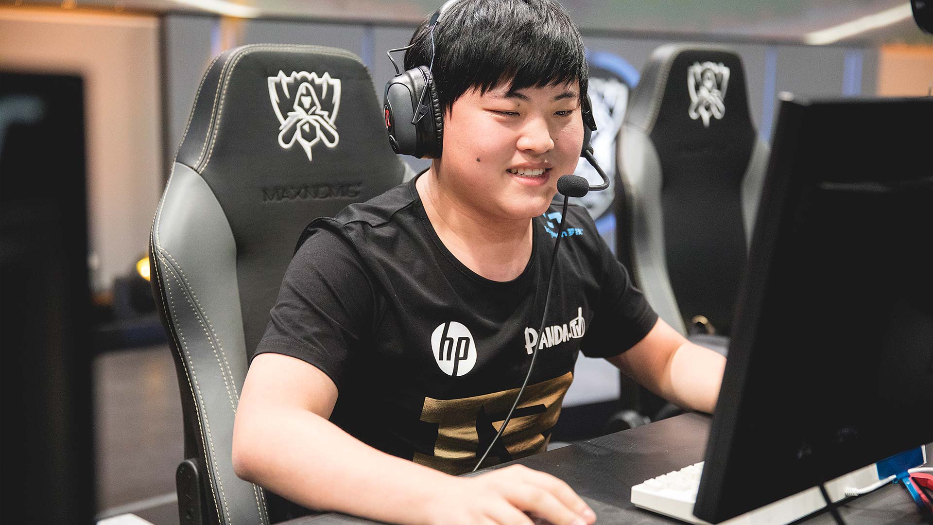 uzirng,rnguzi动漫海报,rng队uzi_大山谷图库